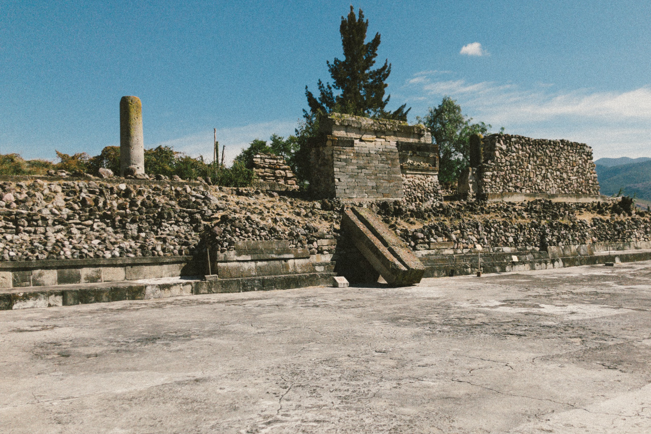 Mitla: Teotitlan del Valle and Mitla in Suburbs of Oaxaca｜ミトラ：オアハカ郊外の織物 ...